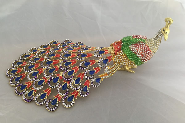 Crystal Gifts – Crystal Miniatures Glass Gift Collections